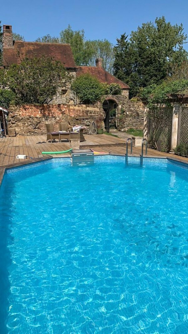 Elizabethan Manor - Seven Bedroom Villa, Sleeps 14 - Knepp Castle Estate