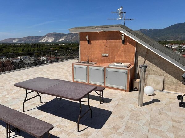 Comfortable Apartment With Kitchen And Terrace For Groups Of Friends And Families - Nola