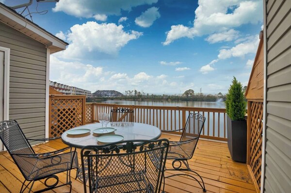 Lakeside Landing Spacious Comfort  Near Downtown - Charleston, SC