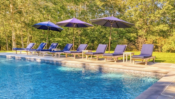 Modern, Coastal-style Home With Flooding Natural Light, A Private Pool, A... - Sag Harbor, NY