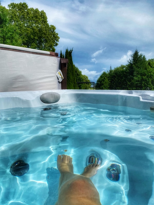 Cozy Home On Sturgeon Lake With Hot Tub - Fenelon Falls