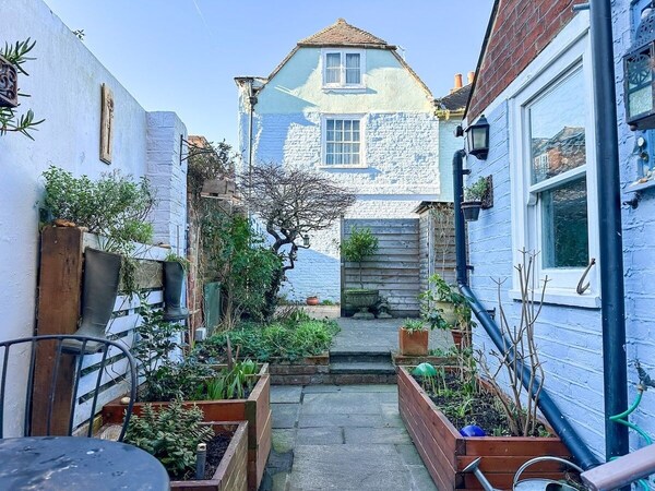 New Maple Cottage - City Centre - Free Parking - Canterbury