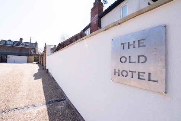 The Old Hotel - Whip-ma-whop-ma - York, UK