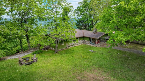 Talking Leaves Cottage | Scenic Highway On The Brow | Fast Wi-fi | Dog Friendly - Mentone, AL