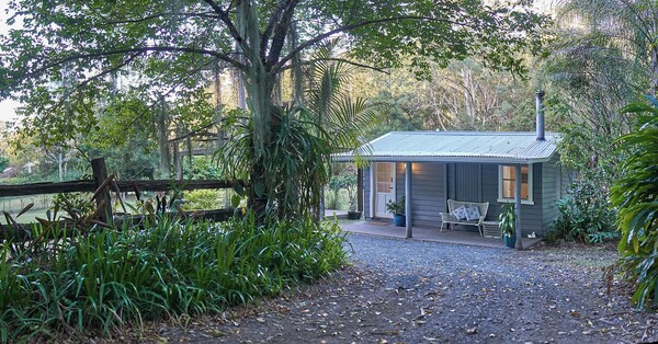 Kick Back In A Calm, Stylish Space In The Foothills Of The Watagan Mountains - Lake Macquarie