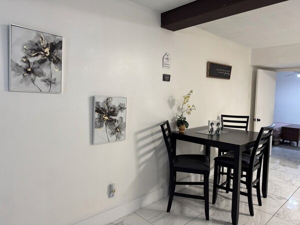 Charming 1-bedroom Apartment With Wifi, Ac In Delightful Venice - Venice Beach, FL