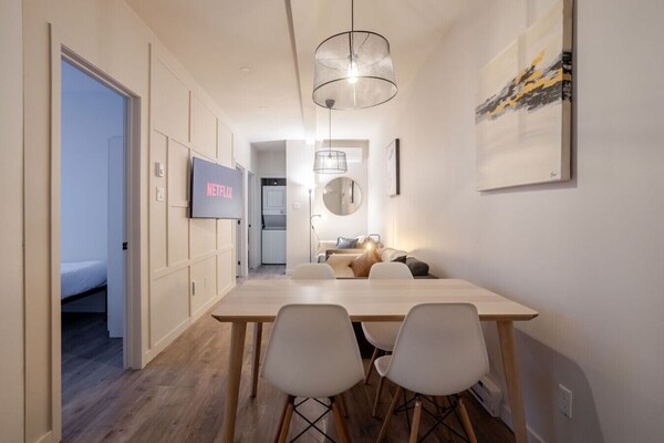 Stylish 3br/2ba In The Plateau - Montreal