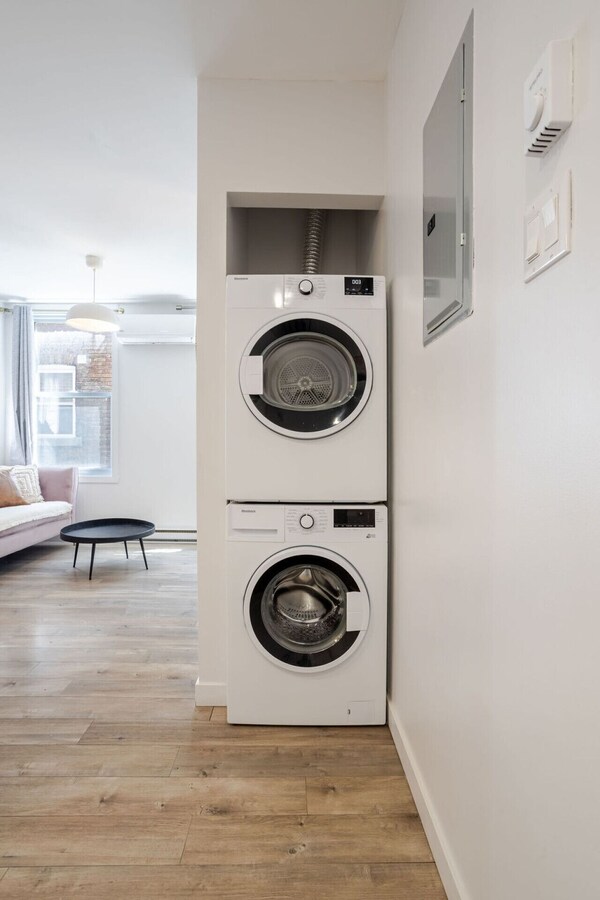 Charming 3br In The Plateau Mtl - Boucherville
