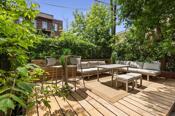 Sophisticated 3br With Outdoor Retreat - Island of Montreal