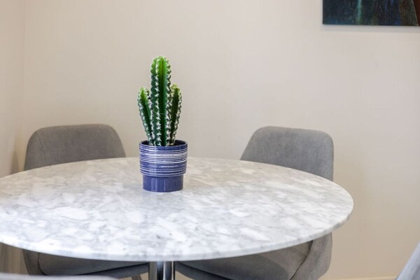 Fantastic & Spacious 3br Near Westmount Dt Mtl - Montréal