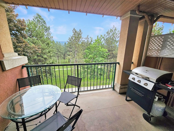 Ultimate Relaxation Awaits! Amazing Golf Course Views - 205a - Kelowna
