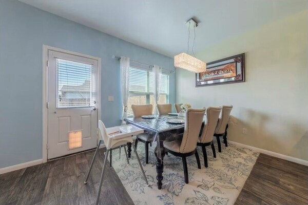 Beautiful Home, 2 Living Rooms, Group Getaway, In Welcoming Austin - Cedar Creek, TX