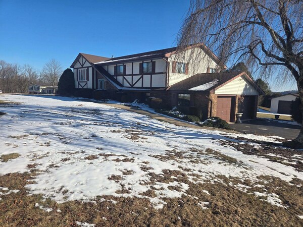 Adventures On Acre-a Charming 3-bedroom Home In Quiet Neighborhood - Main Township