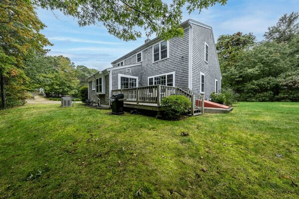 Escape Villa: Pond View 4-bedroom House In Adorable Yarmouth With Wifi, Ac - Dennis