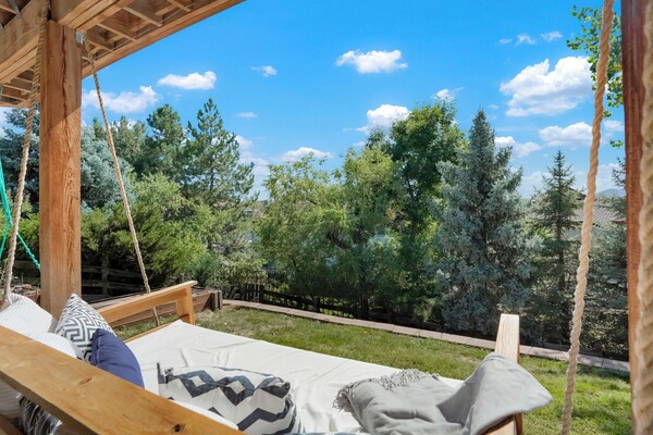 Welcome To Our Cozy Walk-out Basement Suite In Ken Caryl Valley. - Evergreen, CO
