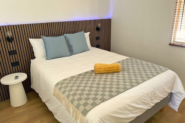 Cosy Apartment By The Beach - Holloways Beach, Cairns - Cairns