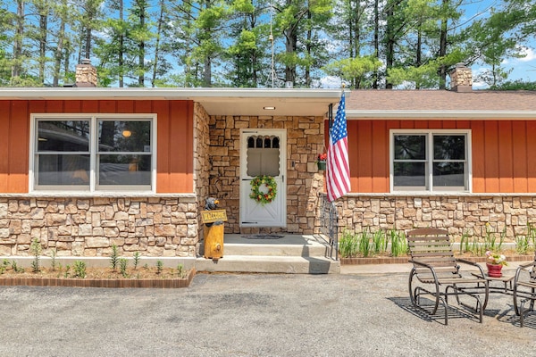 Lakefront Lodge-private Dock-swimming-game Room - Wisconsin