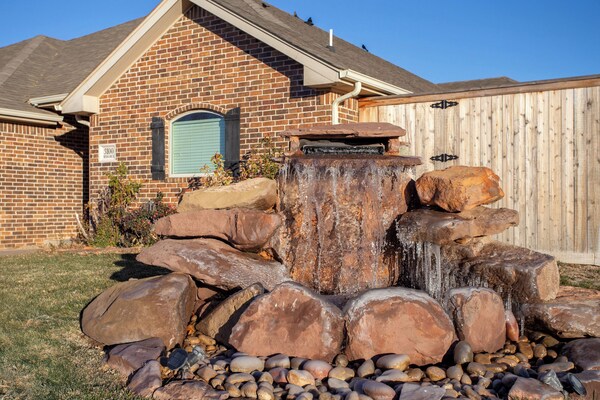 Private Pool, Bbq, Workout Area, King Beds, Park Across Street+ Basketball Court - Amarillo