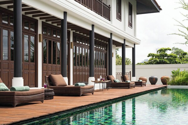 Siri Sala Villa - Six Bedroom Villa, Sleeps 12 - Bangkok Noi