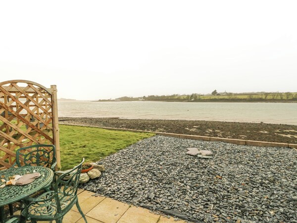 Waters Edge, Pet Friendly, Character Holiday Cottage In Y Felinheli - Menai Bridge
