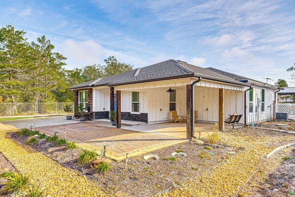 6 Mi To Navarre Beach: Home W/ Large Covered Porch - Navarre, FL