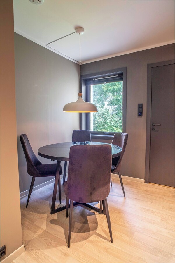 Gemütliches Apartment In åLesund Mit Eigenem Eingang Und Kostenlosem Parkplatz - Ålesund