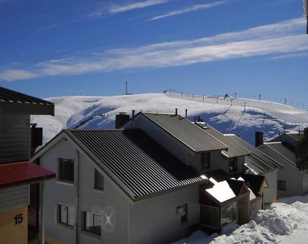 Hotham 3 Bedroom Apt - 24 Lawlers - Mount Hotham