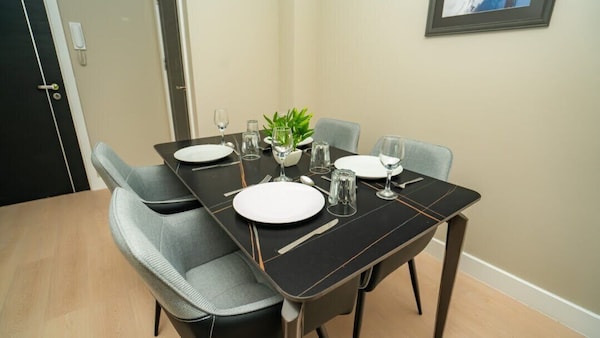 Fantastic 2 Bedroom Apartment In Birmingham - Birmingham Airport (BHX)