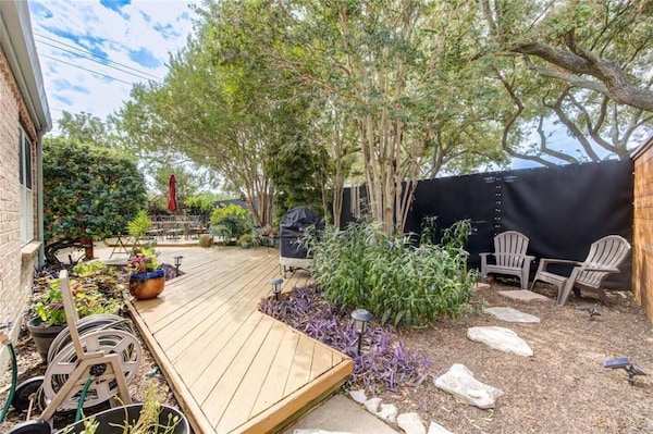 This House Is A 3 Bedroom(s), 2 Bathrooms, Located In Stafford, Tx. - Sugar Land, TX