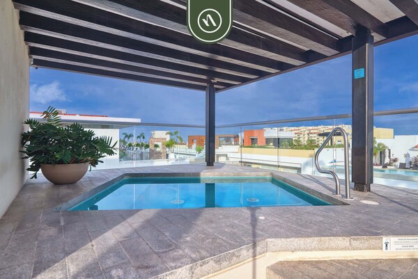 Amazing 1 Br Condo - Zona Romantica - Rooftop Pool - Conchas Chinas