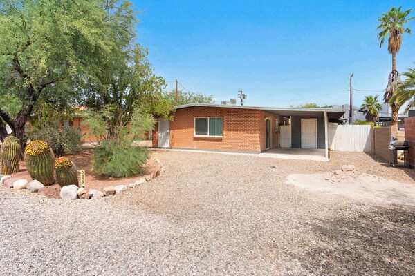 Blissful Tucson Retreat: Central Near Dt Tucson! - Tucson, AZ