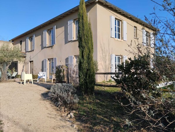 Grande Maison De Charme à Chaponost  15 Personnes  Piscine, Jardin, Ruisseau - Oullins