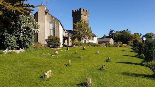 Remodelled Historical House W/ 17th Century Tower. Pet Friendly. Boardgames! - Irlanda