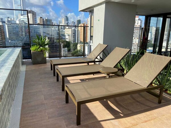New, Comfortable, Excellent Location. In Barra: Beach, Pool And Carnival - Barra