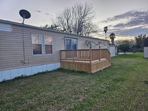 3-bedroom Home, Near Spi And Spacex With Wi-fi, Full Kitchen, Washer/dryer - Brownsville, TX