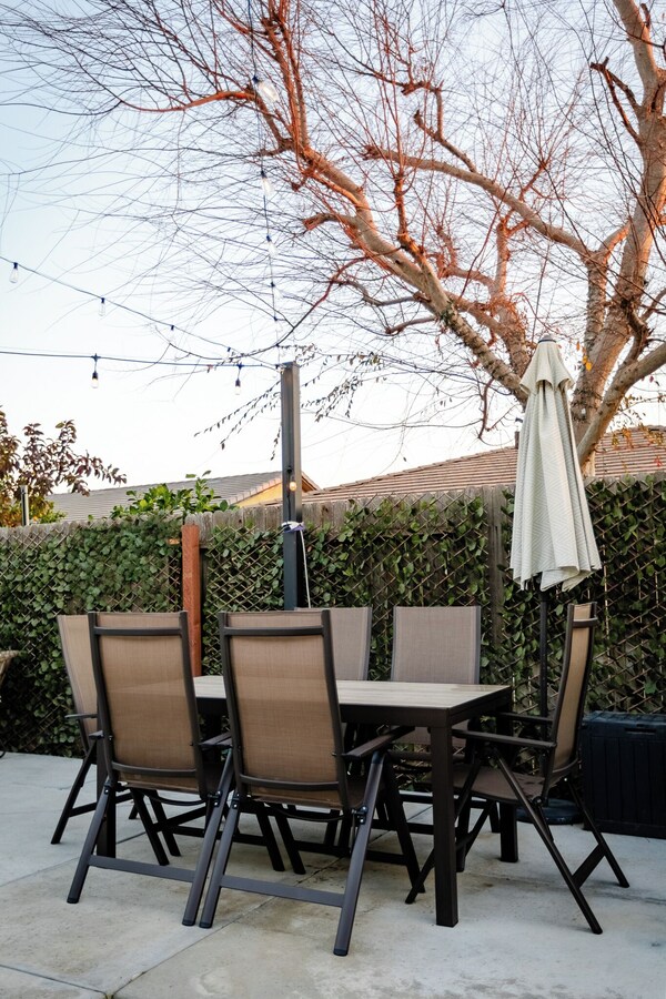 5 Bedroom House In Beautiful Sw Bakersfield - Hwy 99 Access - Bakersfield