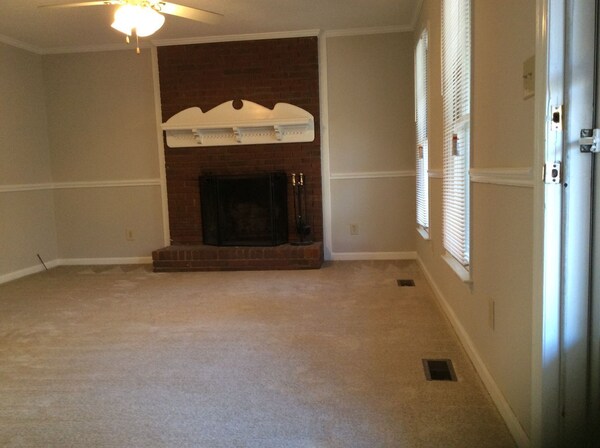 Charming 3-bedroom House In Welcoming Knightdale With Ac - Clayton, NC