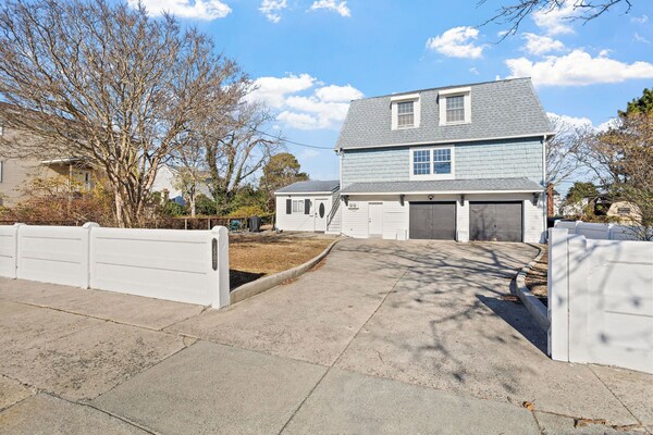 Peaceful 4br/3ba 2units Cape Cod Designer House - Ocean City, NJ