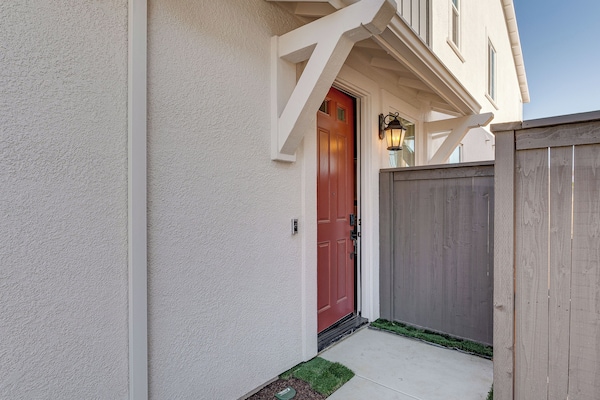 7 Mi To Folsom Lake: Sacramento Area Apartment - El Dorado Hills, CA