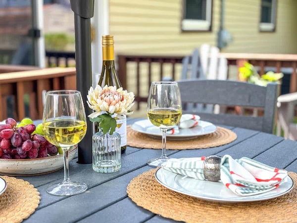 Sleeps 6, Walk To Lambeau, Resch, Dog-friendly - グリーン・ベイ, WI