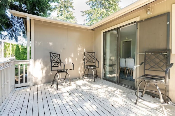 Tranquil 2-bedroom House In Renton Minutes From Seattle - Renton, WA