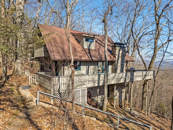Woodland Cottage - Stunning Views - Wine Country - 20 Mins To Downtown - Dahlonega, GA