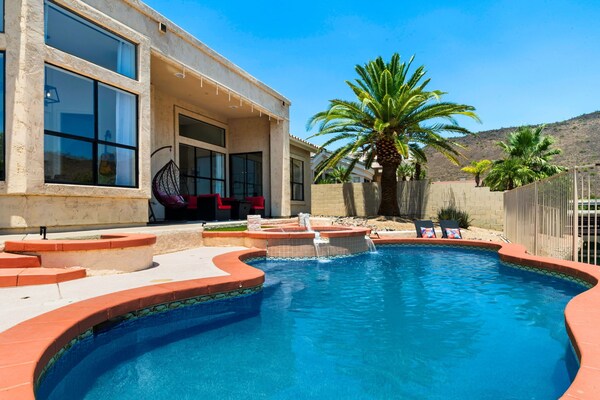 Lakefront Home W/ New Boat, Pool & Mountain Views - Phoenix, AZ