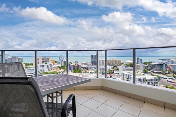Living The Dream On Level 18! - Darwin