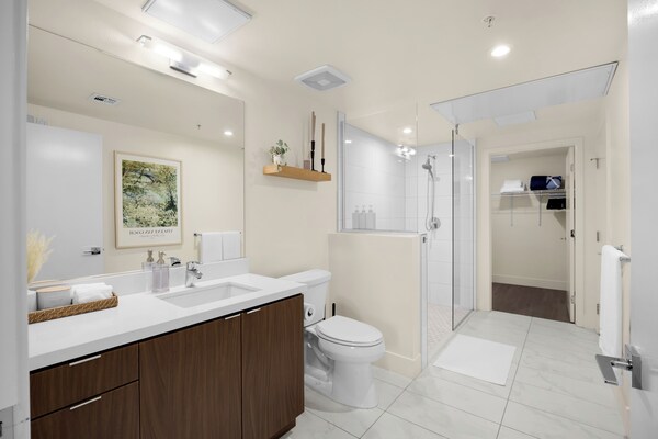 Modern Luxury 1bd Home W/ Pool & Gym - Garden Grove, CA