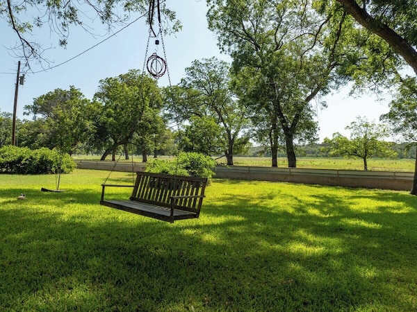 Luxurious Ranch Retreat. \Npeaceful, Beautiful, Safe, Clean   \Nparadise Found!! - Carlton, TX