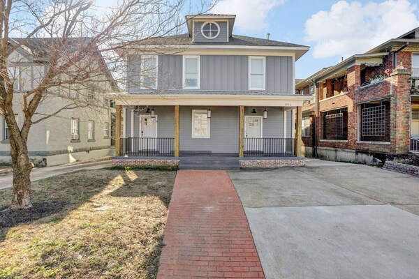 Steps To Overton Square | 100 Yr Old Historic Apt - Memphis, TN