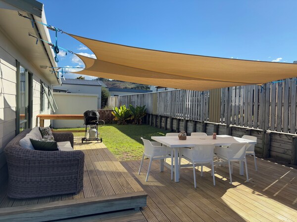 Relaxed And Cosy Bach. 10 Minutes Walk To Whangamatā Beach. - Whangamatā