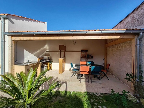 Large House 10 Minutes From The Town Centre - Nice Garden And Petanque Area - Châtelaillon-Plage