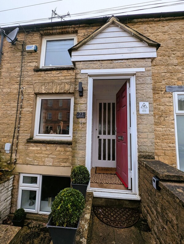 Family/pet Friendly Stone Cottage, Own Parking & Ev Charger -Buttercup - Chipping Norton